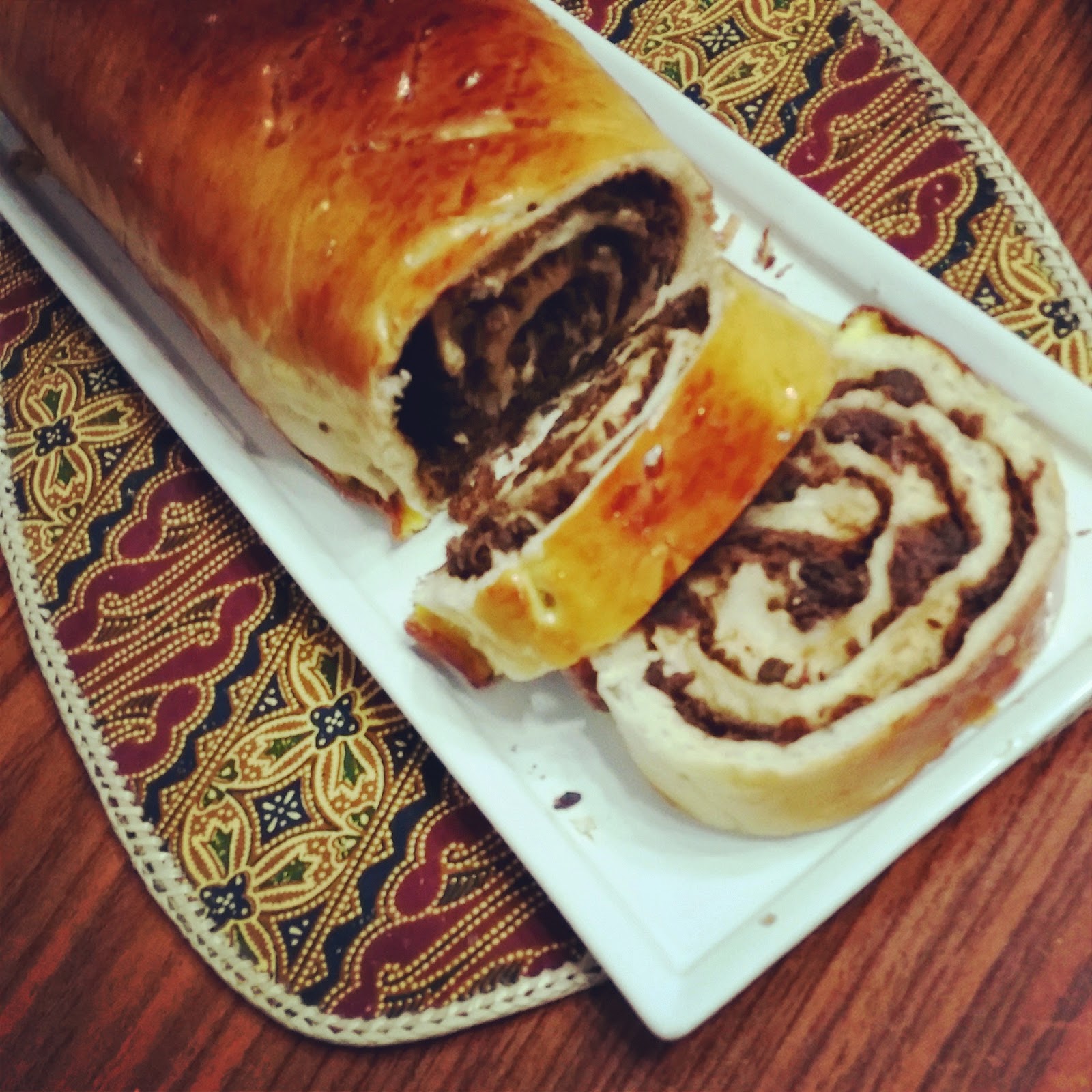 CoOkInG Is LiKe LoVe........: Roti Serunding Daging