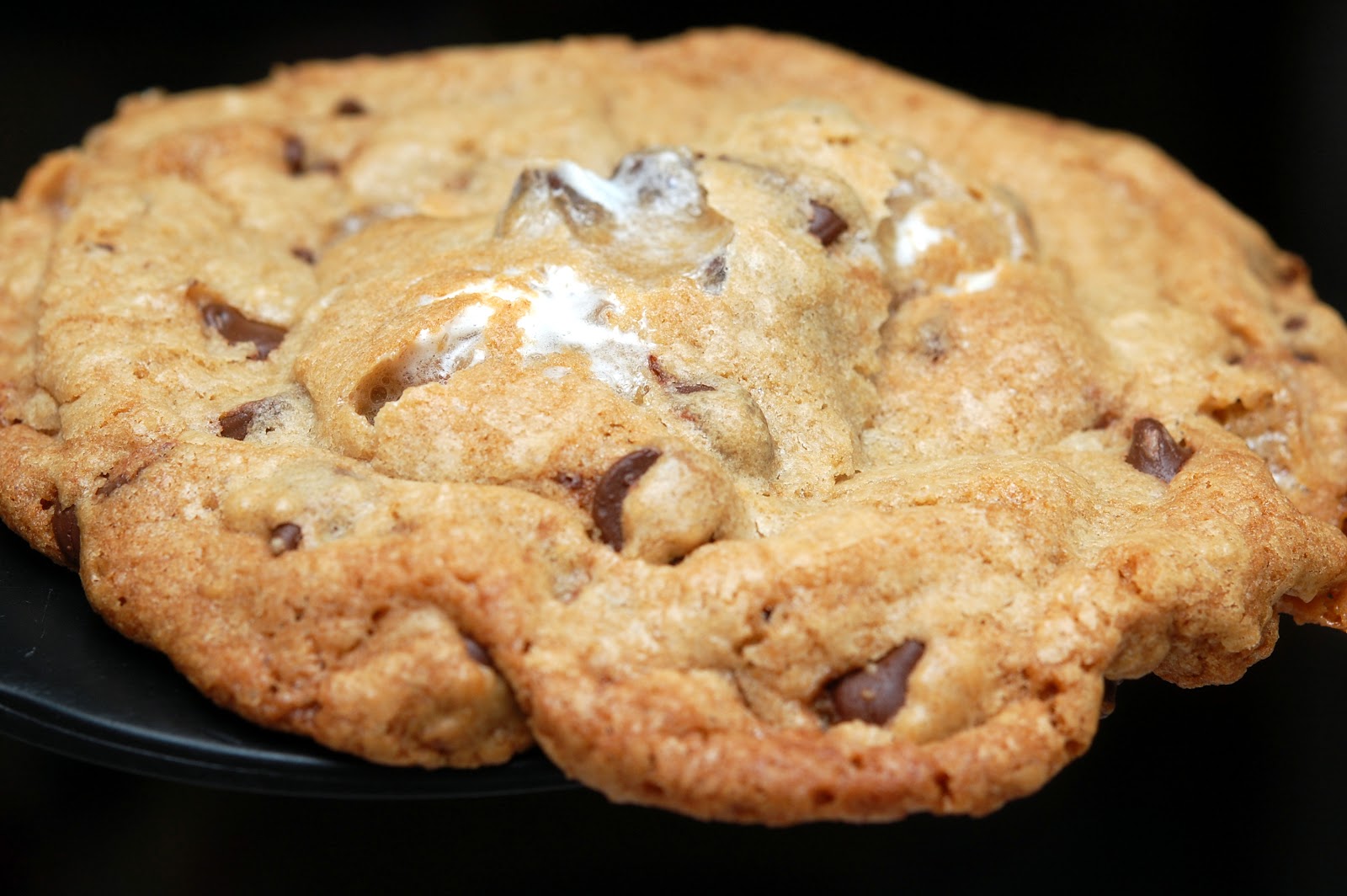 S'MORES STUFFED CHOCOLATE CHIP COOKIES....COMPLETELY OVERSIZED! - Hugs ...