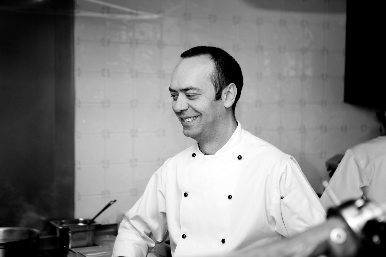 DOS HERMANOS: GO EVERYWHERE, EAT EVERYTHING: DINE WITH DOS HERMANOS ...