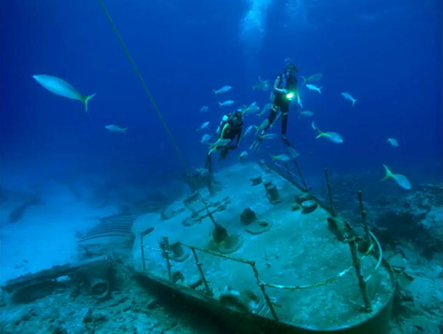 Underwater Pictures of Bermuda Triangle Bottom Secrets - BERMUDA ...