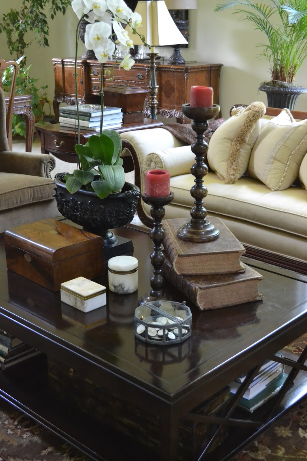 1000+ images about Coffee-Table VIGNETTES on Pinterest | Coffee table ...