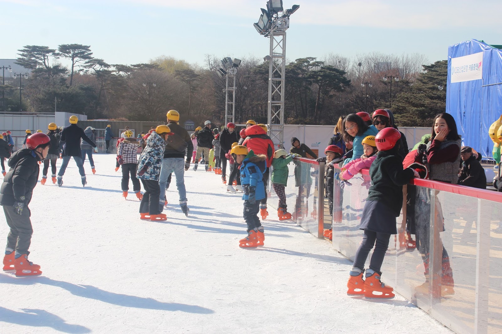 Slide and Glide at Yeouido Hangang Park Ice Skating Rink (한강시민공원 여의도스케이트장)