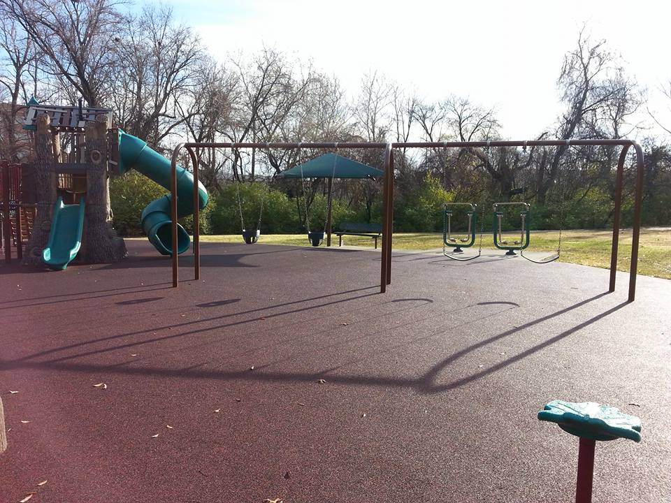 Play St. Louis: Oak Tree Park, Brentwood