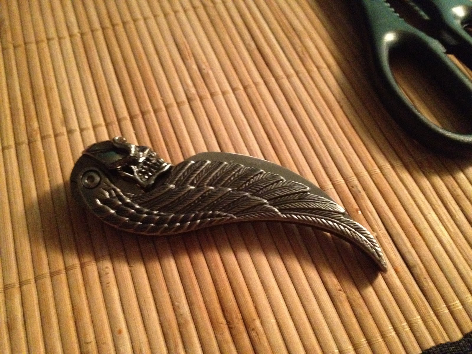 Living Scarecrow: Entry 5: Gothic Rose Antiques - Knife Review