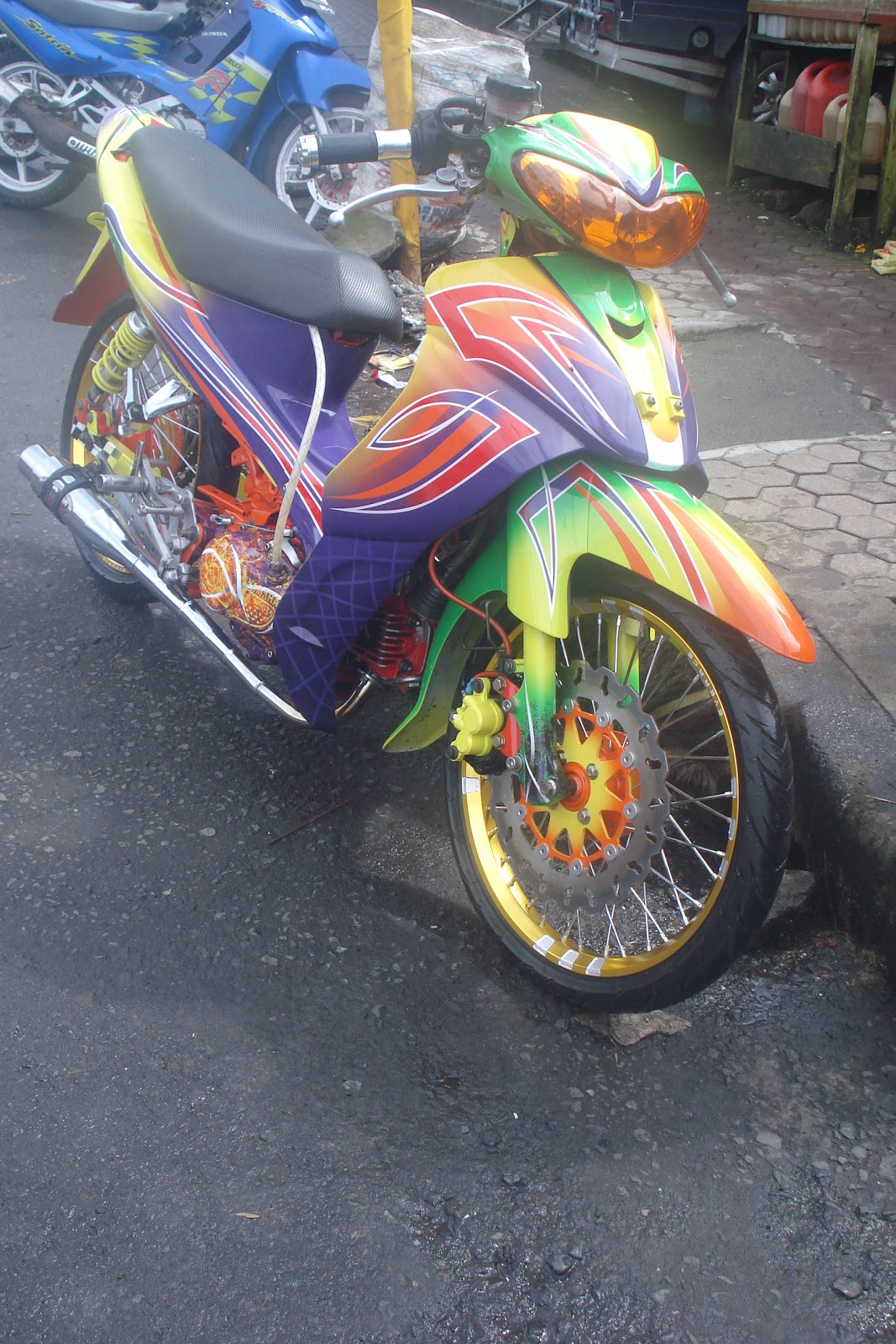 CAT GRAFIS SEPEDA MOTOR STYLE DESIGN PAINT