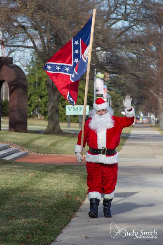 The Virginia Flaggers: Va Flaggers: VMFA Update - Flagging with Santa!