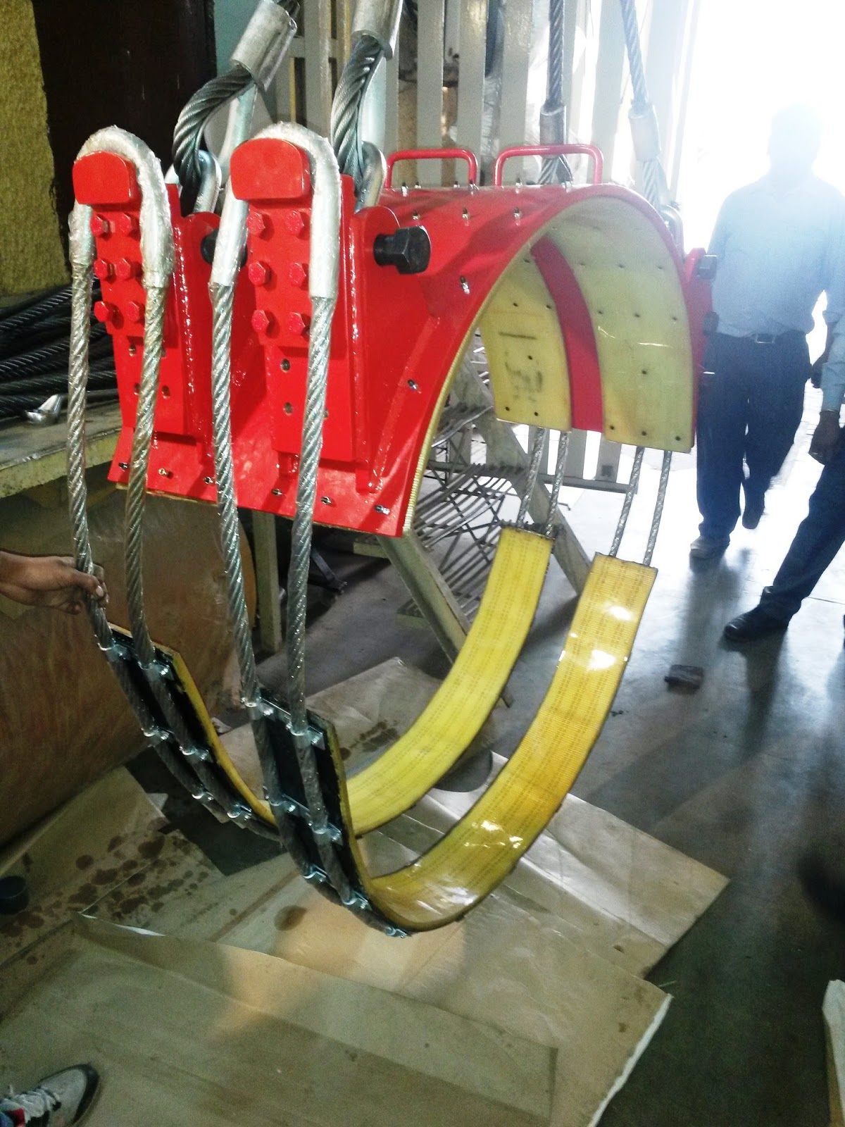 Lowering In belts Pipeline: Lowering in belts, steel lined choker belts ...