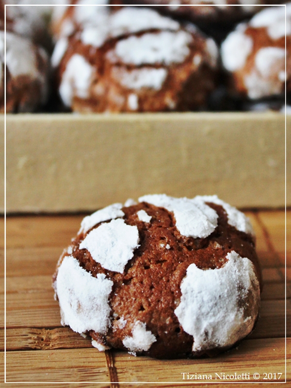 Pecorella di Marzapane: Chocolate crinkles cookies
