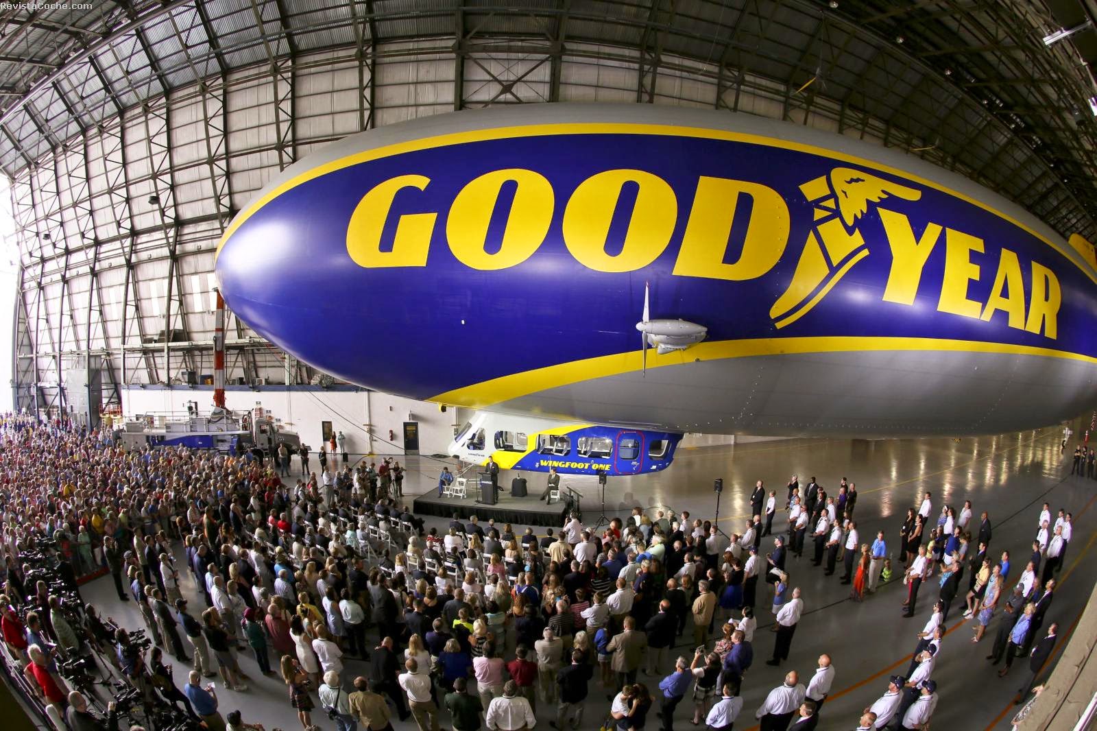 Revista Coche: Vuelo inaugural del dirigible de Goodyear