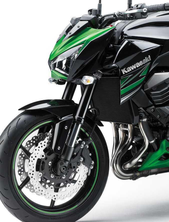 The face of fierce Kawasaki Z800 - All About Motorcycles