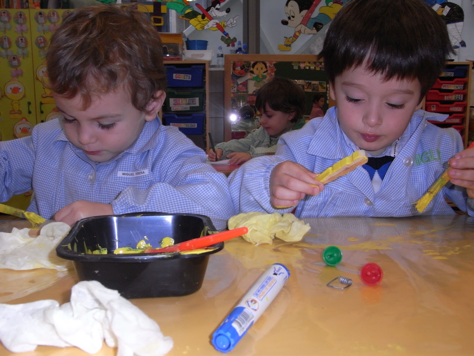 mi baúl de piruletas: Acabando ya el proyecto de las abejas