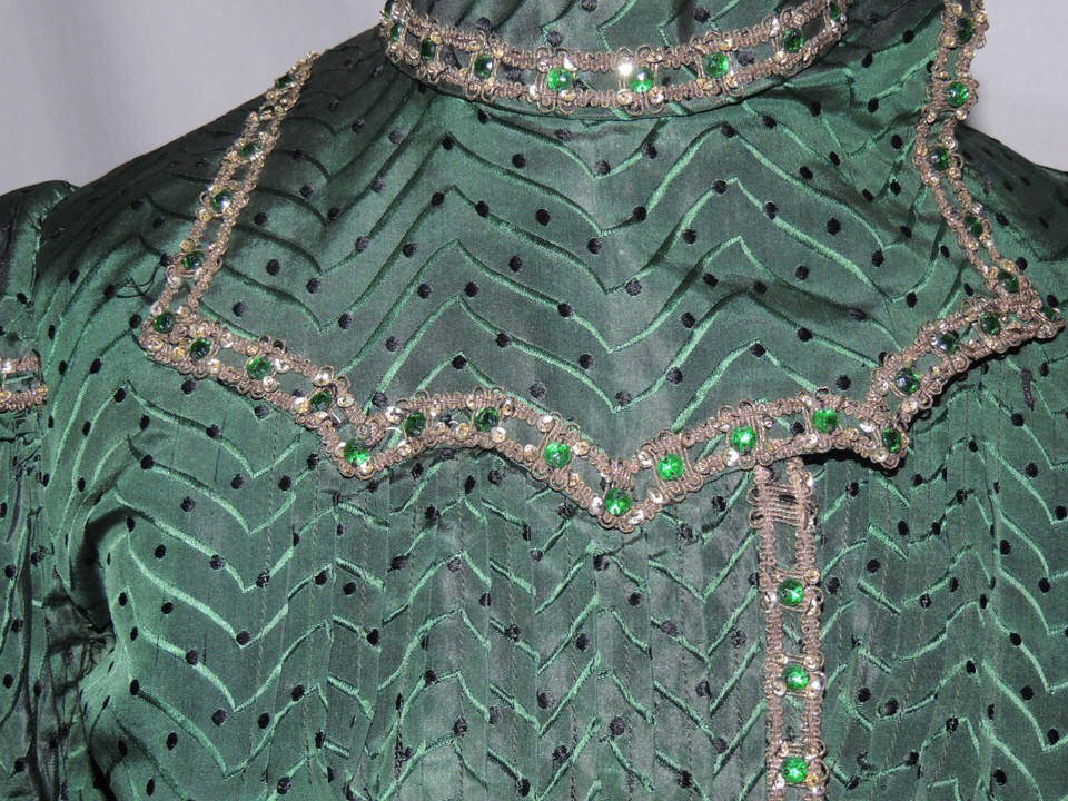 All The Pretty Dresses: Festive Green 1890's Bodice