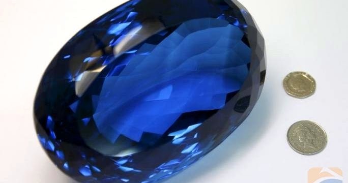 The Largest Blue Topaz Gemstone in The World (Photos) - Geology In