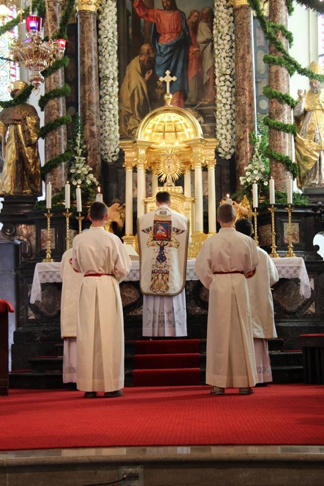 New Liturgical Movement: A First Mass in Slovenia