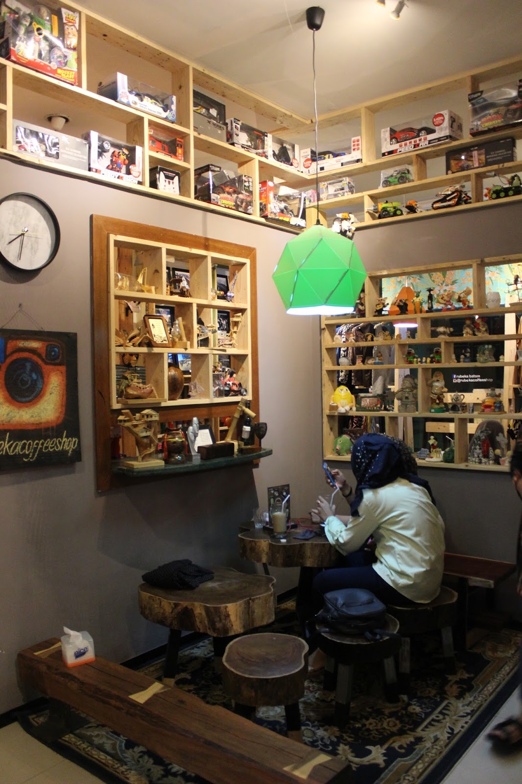 Mengulik Rubeka : Rumah Pamer dan Kopi di Batam