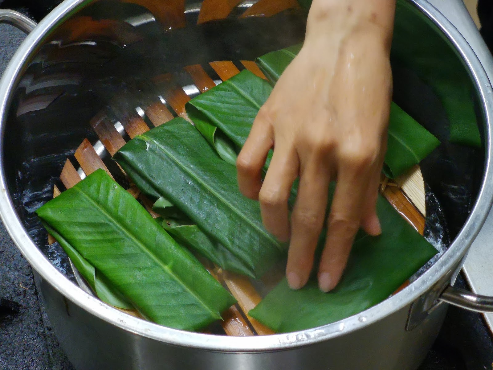 Banh Nam Hue. Steamed Flat Rice Dumpling of Vietnam's Imperial Capital ...