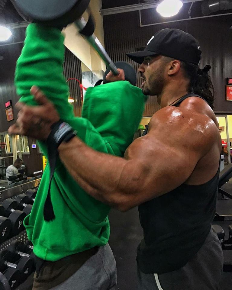 MUSCLE WORSHIP COM: Eslam Elmasry IFBB Bodybuilder