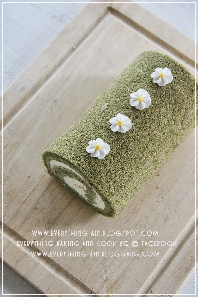 Fluffy Green Tea Chiffon Roll Cake ชิฟฟ่อนเค้กโรลชาเขียว