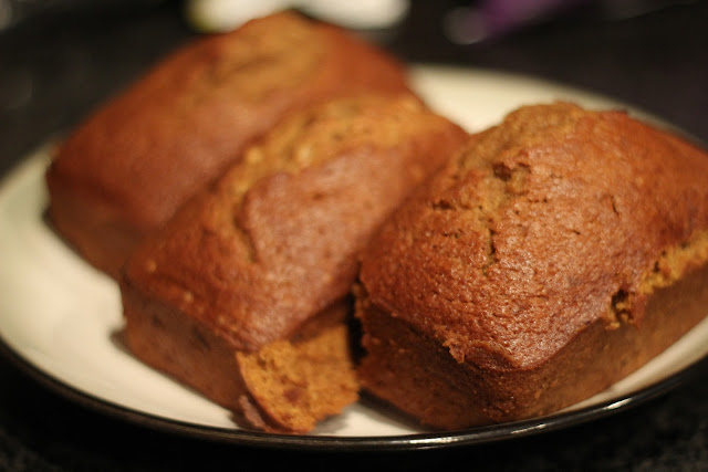 The Chronicles of Ruthie Hart: Pumpkin bread mini loaves