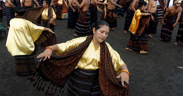 Gawi Dance, Traditional Dances From Ende NTT - My Indonesian