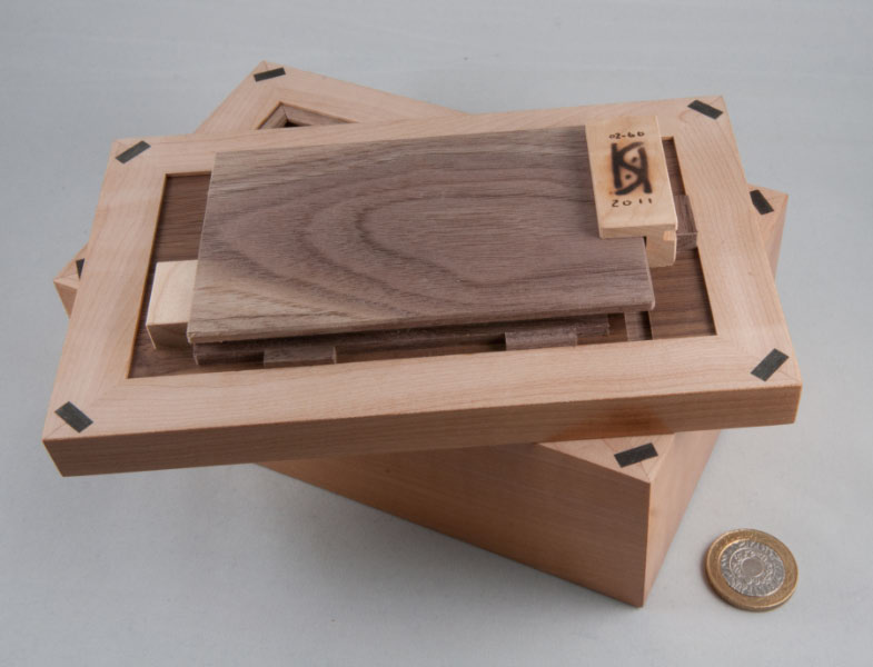Fans Woodking: Wooden table with secret compartment plans