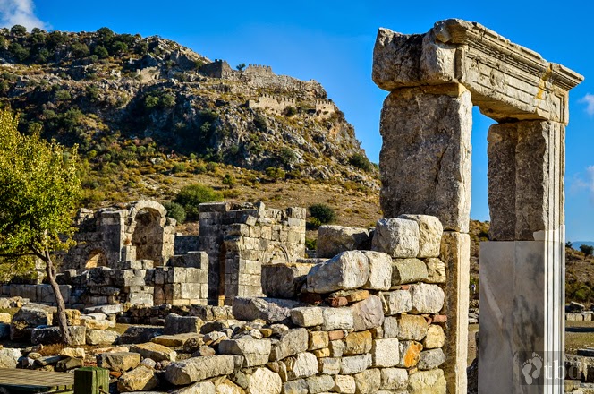 The ancient city of Kaunos - Traveling by default.