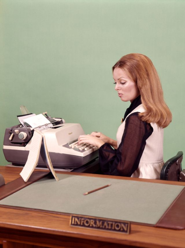 At the Office: 36 Interesting Pics Show How Work Has Changed Since the ...