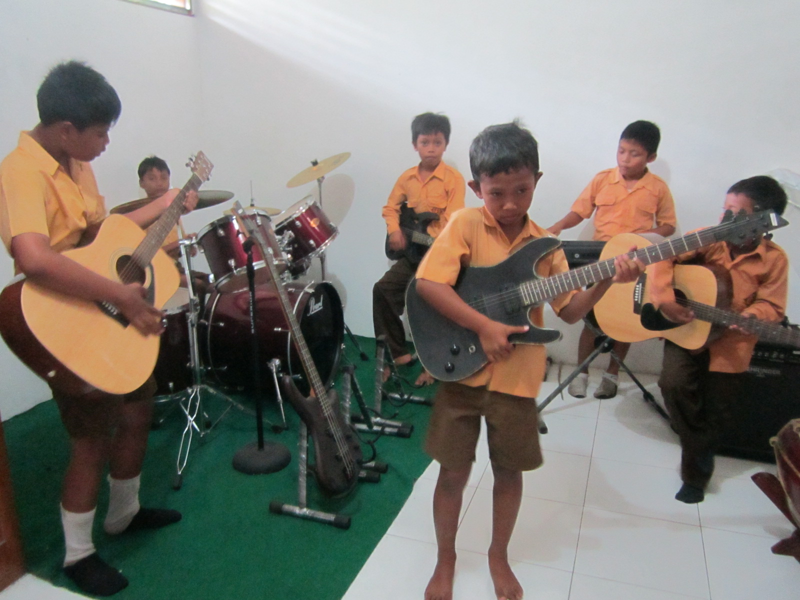 Musik Tradisional dan Musik Modern, Jenis - Jenis Musiknya Tradisional ...