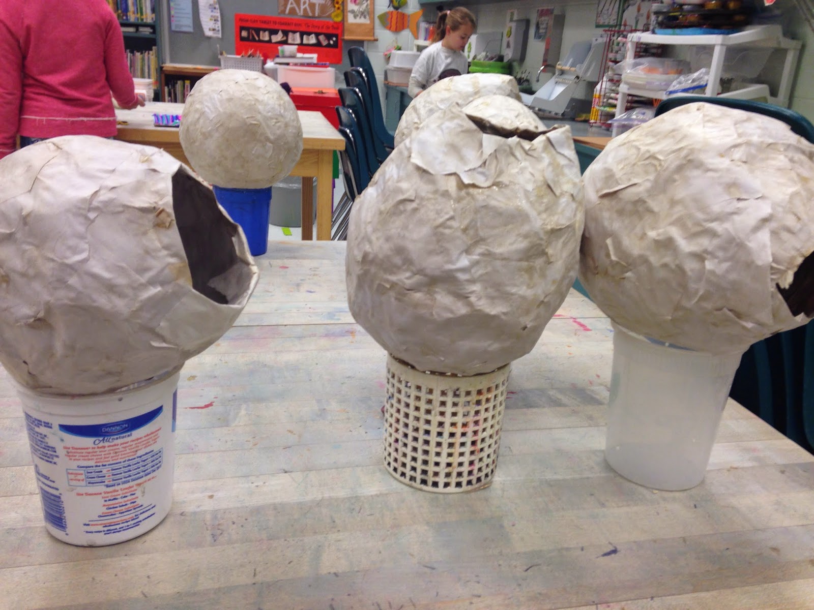 Art Room Blog: Advanced Art Club Paper Mache Fish...