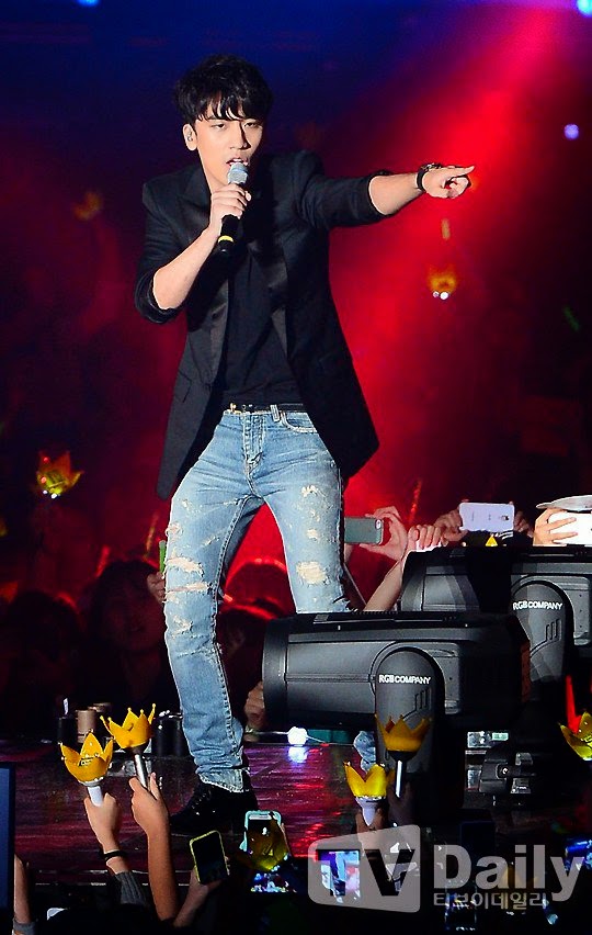 Suspicions rise for Seungri's car accident - K-POP, K-FANS