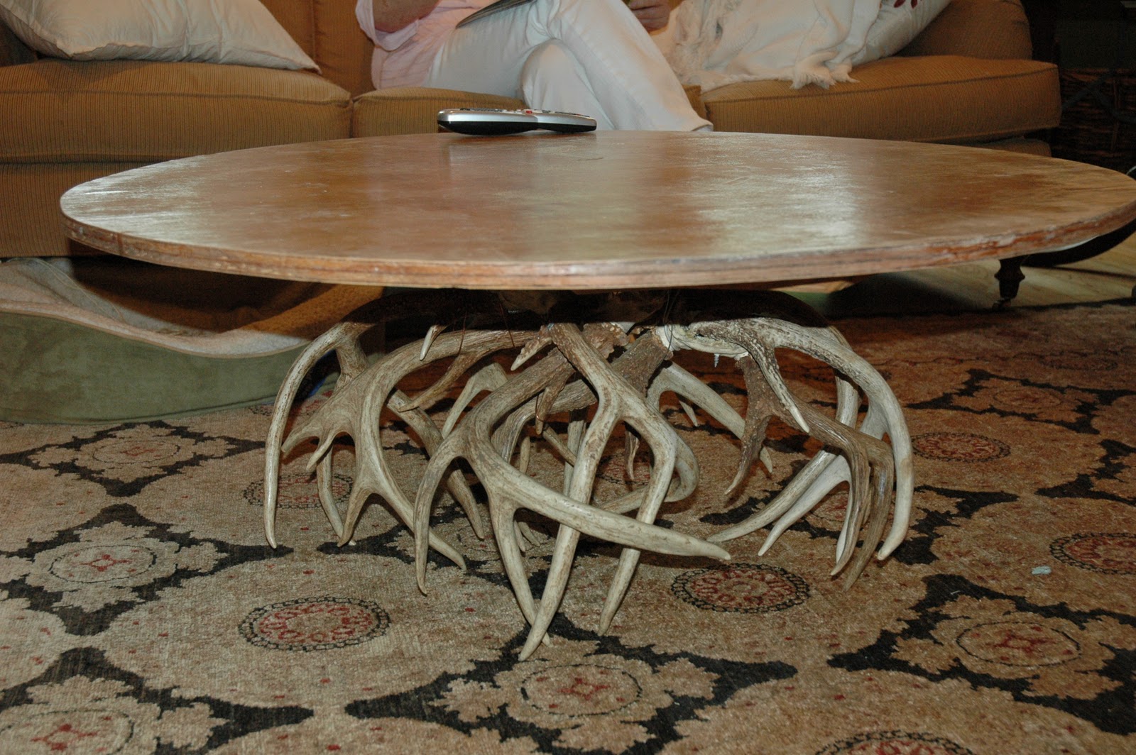 In My (Pink) Craft Room: Deer Antler Coffee Table