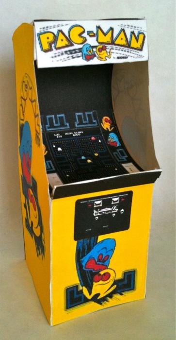 The Great World Of Papercraft: Pac-Man Game Machine.