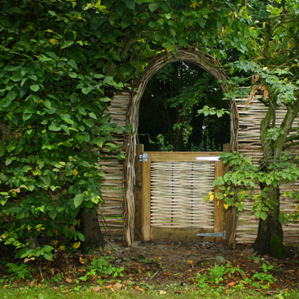 Woven Wattle Fences for Your Garden