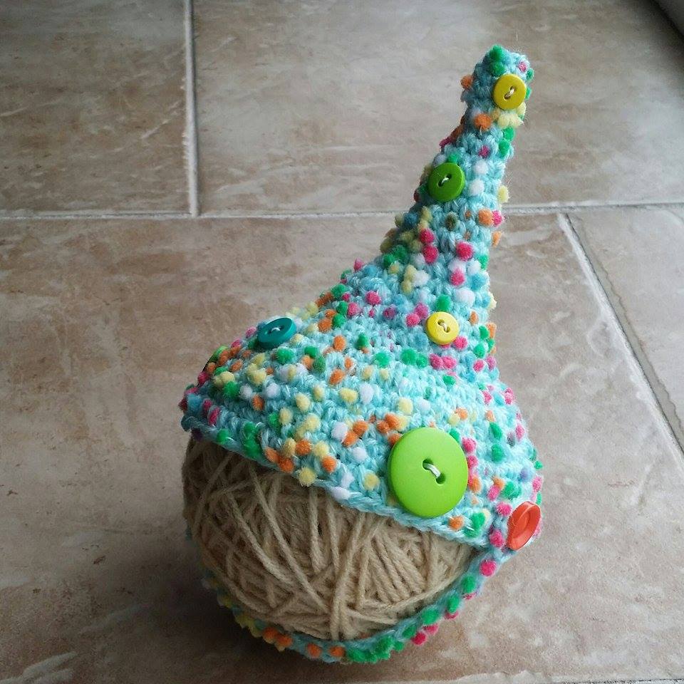 A[mi]dorable Crochet: Newborn Gnome Hat (Photo Prop)