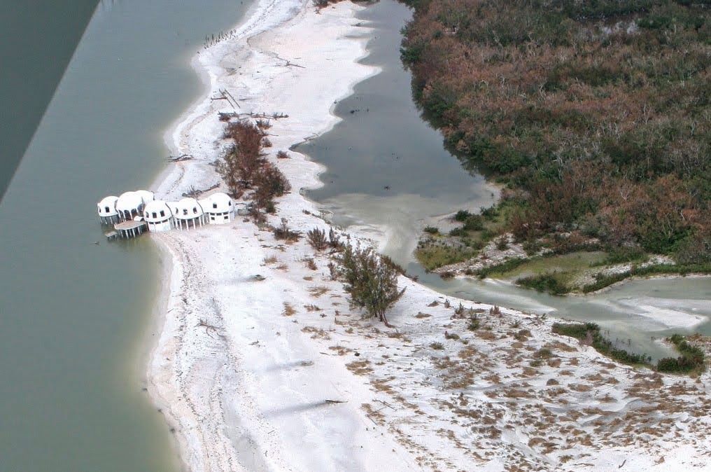 Traveloscopy Travelblog: Cape Romano's forlorn landmark is the end of a ...