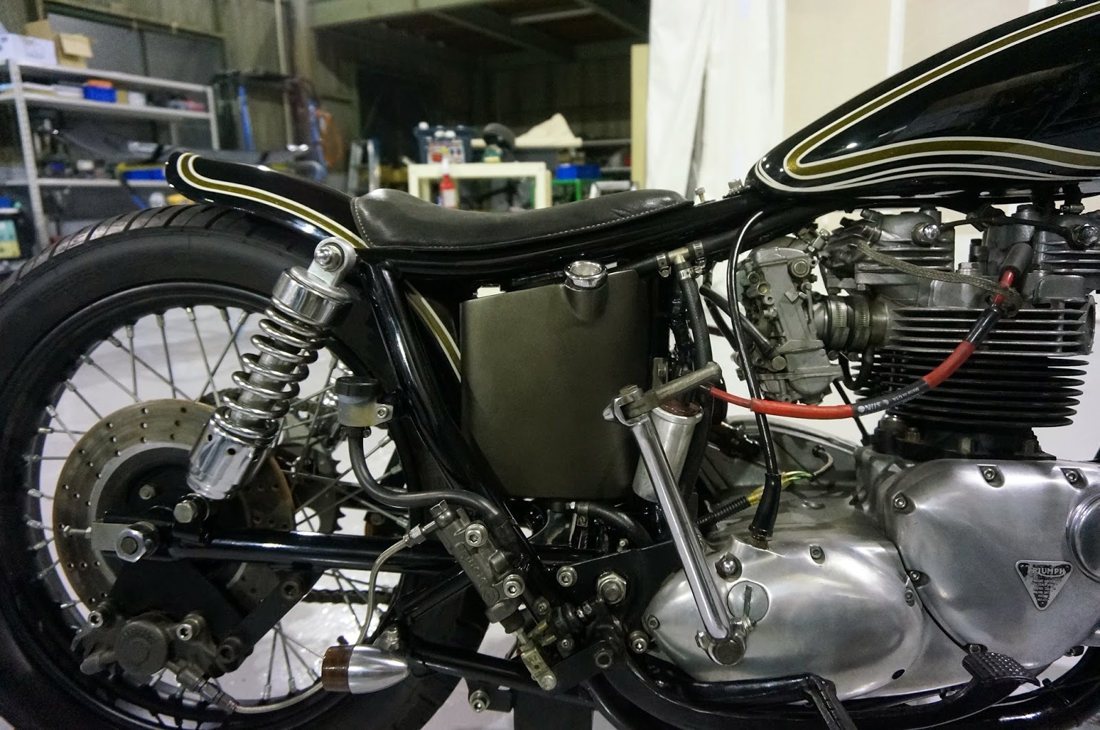 TR ガレージ MOTOR CYCLE CUSTOM GARAGE: TRIUMPH T140