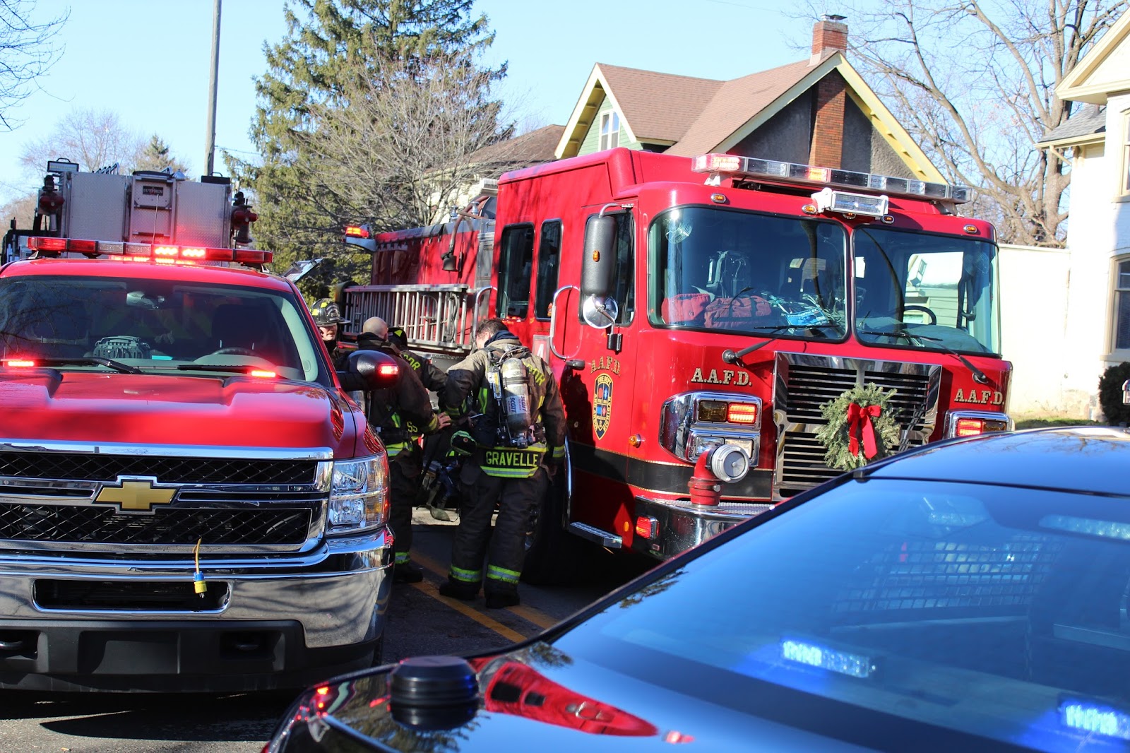 Purple Walrus Press: FIRE BREAKS OUT AT APARTMENT BUILDING DOWNTOWN ...