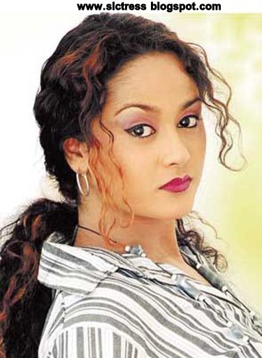 srilankan actress picture gallery: Nilanthi Dias