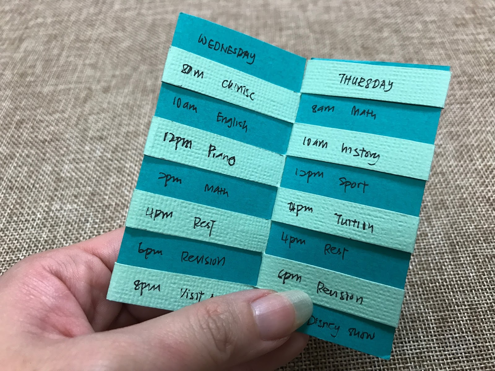 Tutorial #14: Paper Flipping Timetable | The Idea King