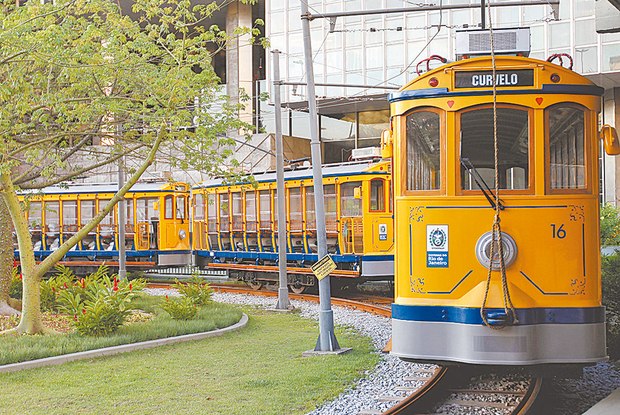 Ligado no Rio.: Bonde transporte mais de 15 mil passageiros em ...
