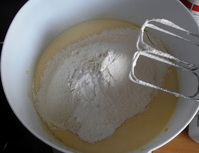 Sanna´s Hexenküche: Brombeer-Buttermilch-Kuchen