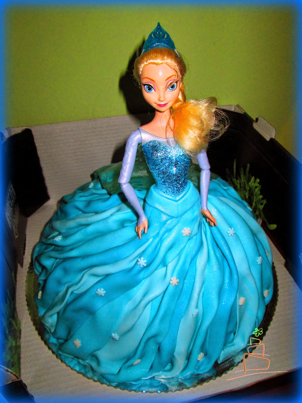Torty InaS: Tort Elza (Elsa doll cake)