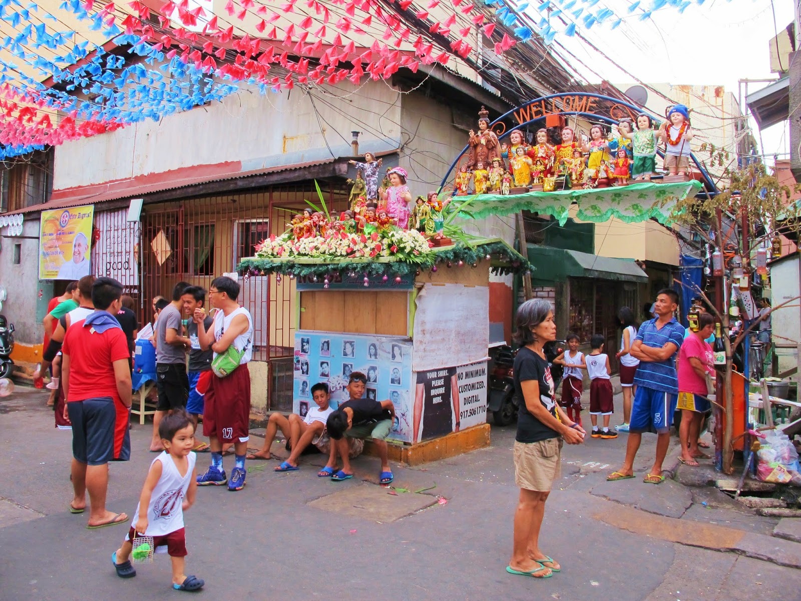 Gridcrosser: Tondo Throbbing: Fiesta at a Manila District