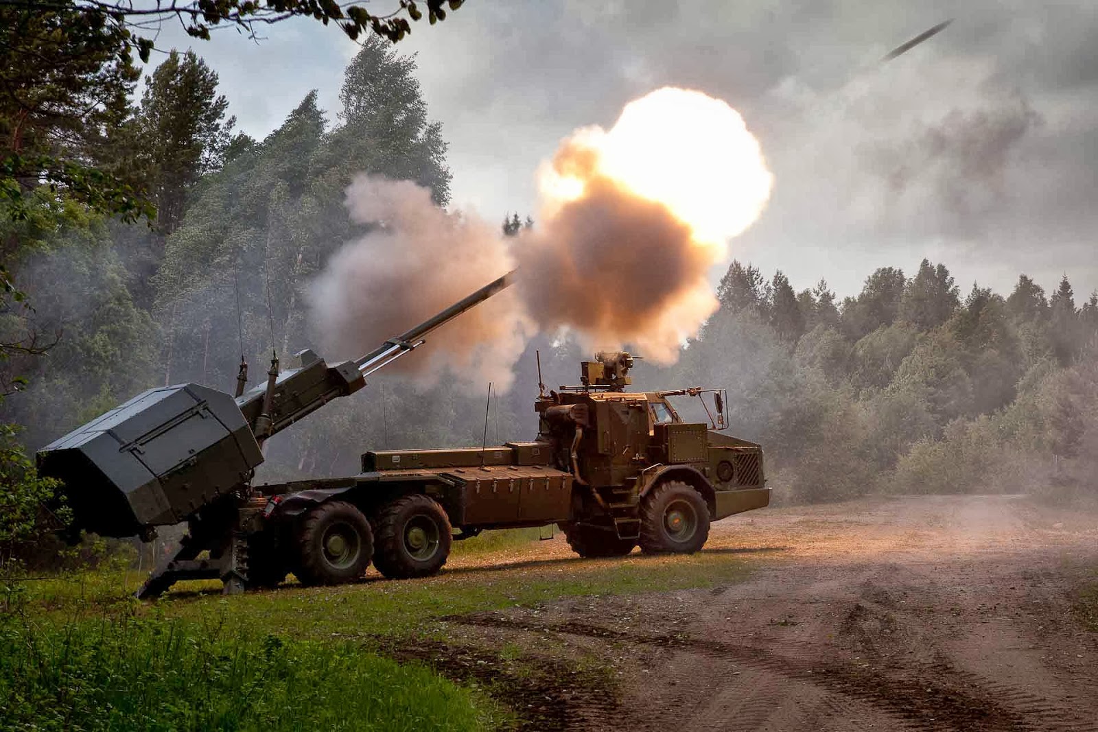 GreenDef: Swedish Military Receives First Archer Artillery