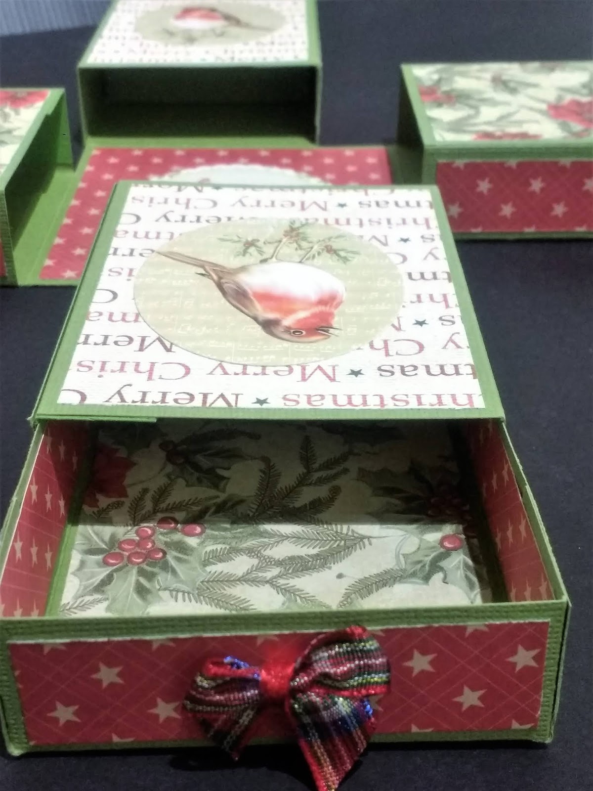 IcedImages: Exploding Box Christmas Card with Drawers