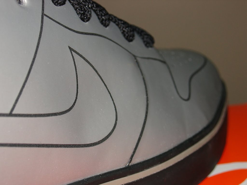 ric on the go: Back to the DeLorean Dunks