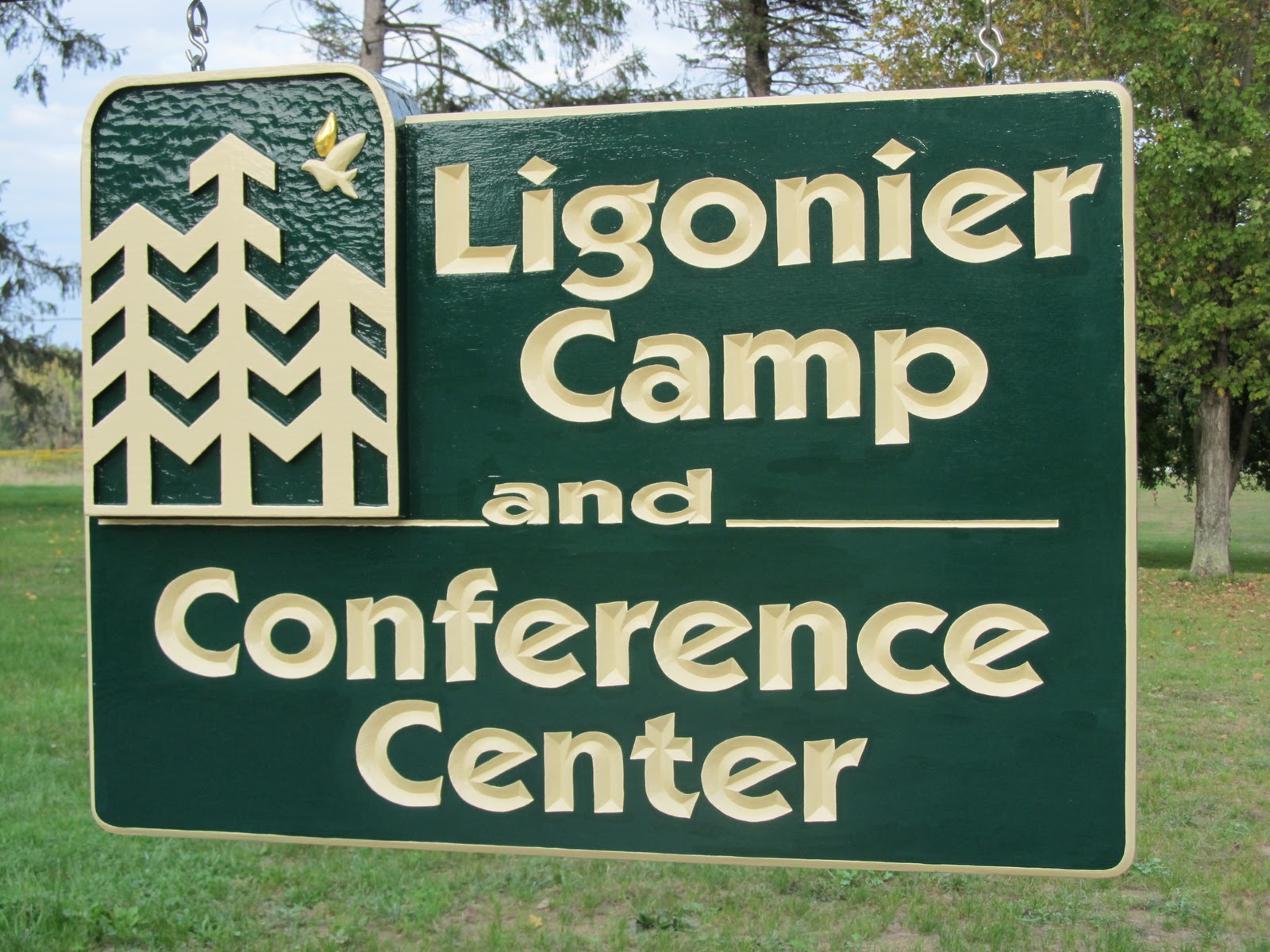 Ligonier Camp: Lookin' Sharp: New LC3 Sign Welcomes Guests