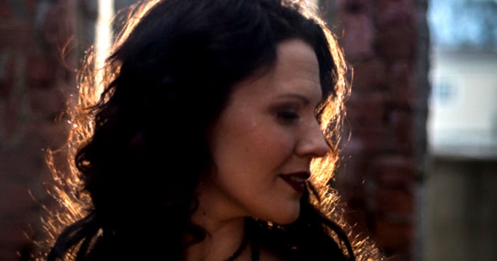 RETRO KIMMER'S BLOG: NEW RELEASE FROM IZZ VOCALIST LAURA MEADE DEBUTS ...