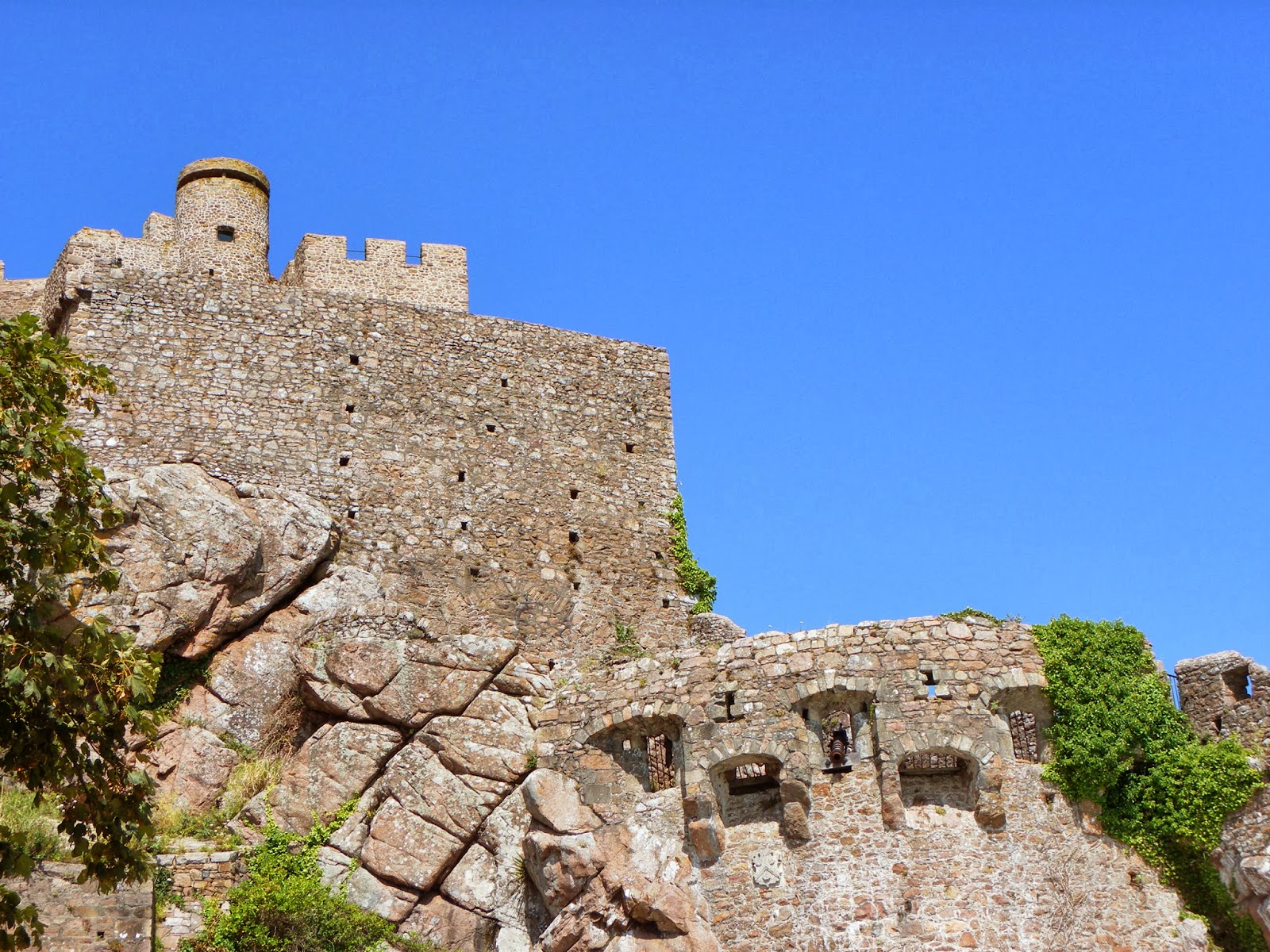 The castles, towers and fortified buildings of Cumbria: Mont Orgueil ...