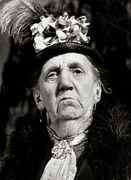 Ramona Fransson är deckarförfattare och skriver verklighetsbaserade ...